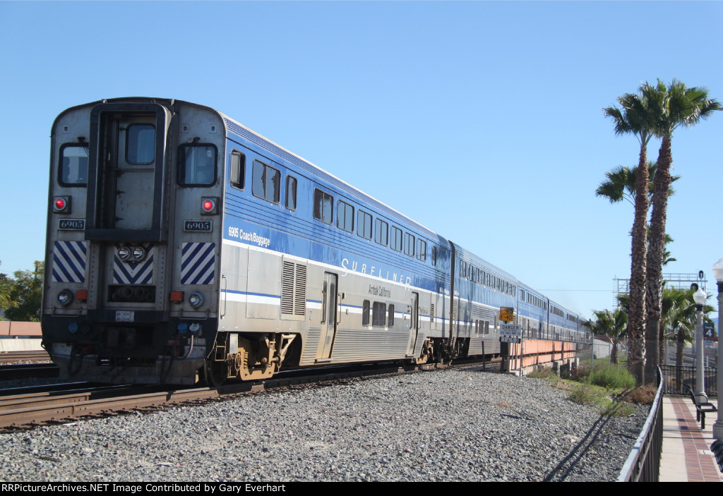 Departing Pacific Surfliner